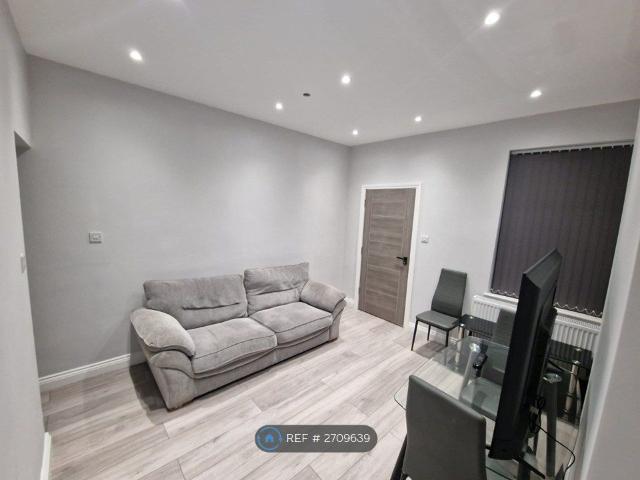 Seaford Street, Stoke On Trent ST4, Room to rent, £433 pcm | PrimeLocation