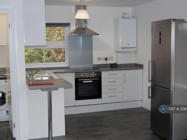 Seagarth Lane, Southampton, SO16 3 bed flat to rent £1,800 pcm £415 pw