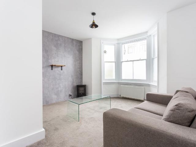 Seagrave Road, London SW6, 1 bed flat to rent, £2,200 pcm | PrimeLocation
