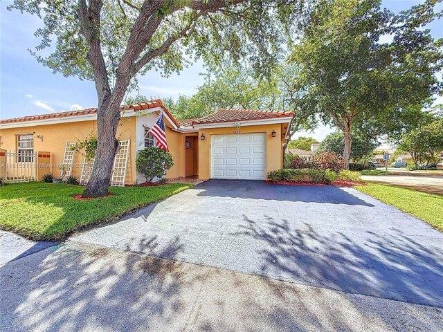 Seagrape Cir, Weston, Home For Sale