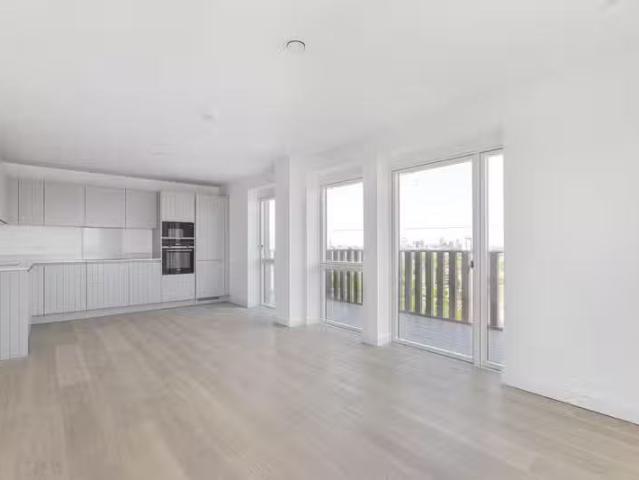Seagull Lane, London, E16 1DB