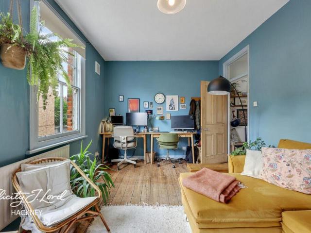 Seal Street, LONDON 1 bed flat to rent £2,000 pcm £462 pw