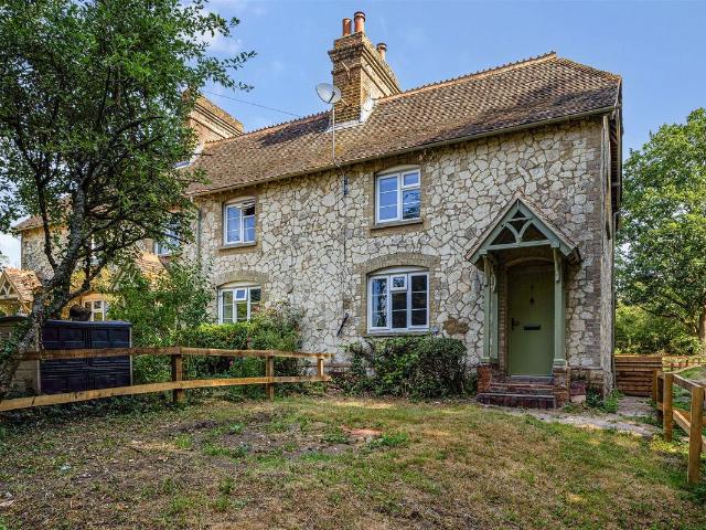 Seale Lane, Seale, Farnham GU10, 2 bed property to rent, £2,100 pcm | PrimeLocation