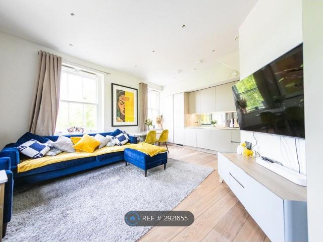 Searcy House, London SW11, 2 bed flat to rent, £3,500 pcm | PrimeLocation