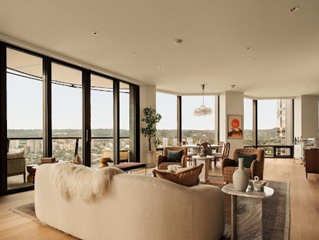 Seaside apartment with pool