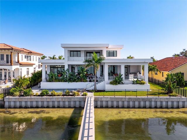 Seaside contemporary house with pool and garden