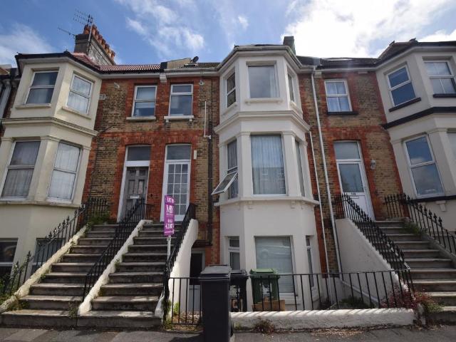 Seaside, Eastbourne BN22, 1 bed flat to rent, £675 pcm | PrimeLocation