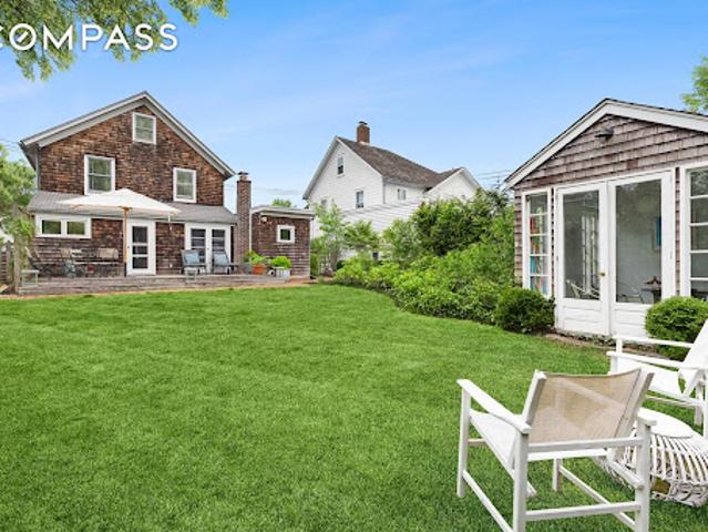 Seaside house with garden and terrace