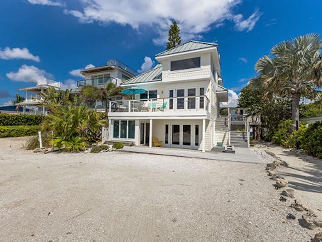 Seaside house with garden and terrace