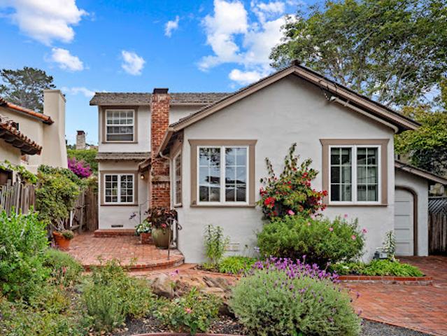 Seaside house with garden and terrace