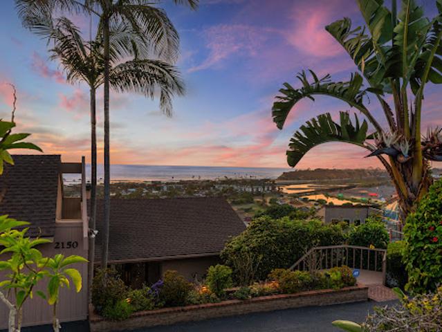 Seaside house with garden and terrace