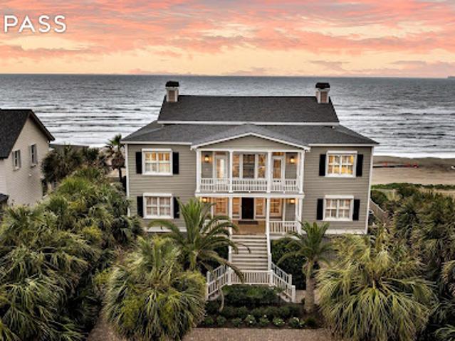 Seaside house with garden and terrace