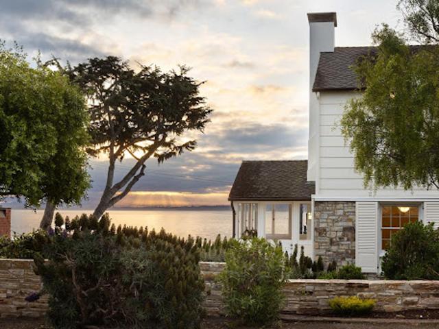 Seaside house with garden and terrace