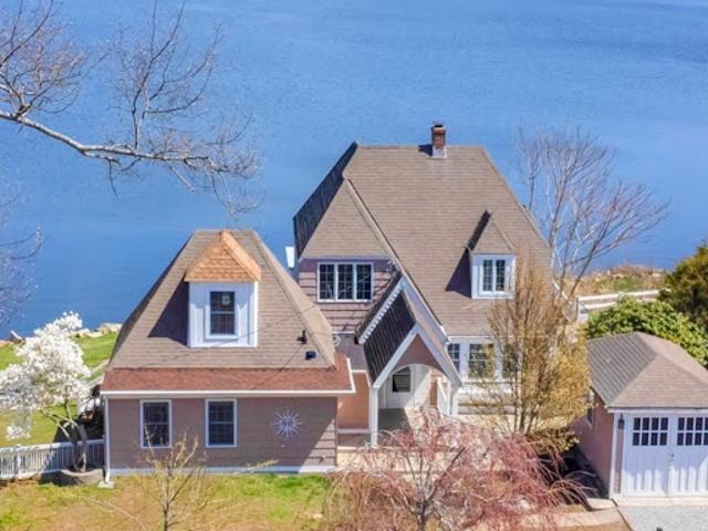 Seaside house with garden