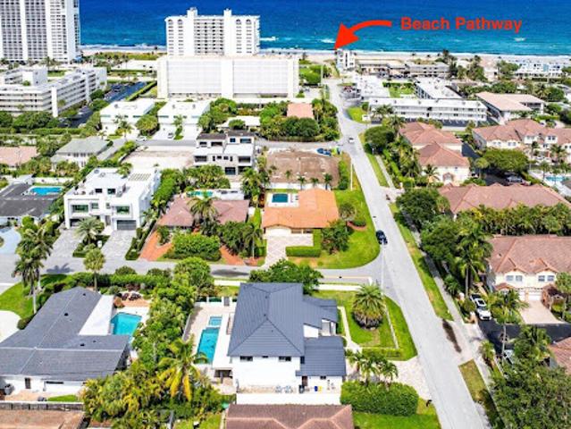 Seaside house with pool and garden