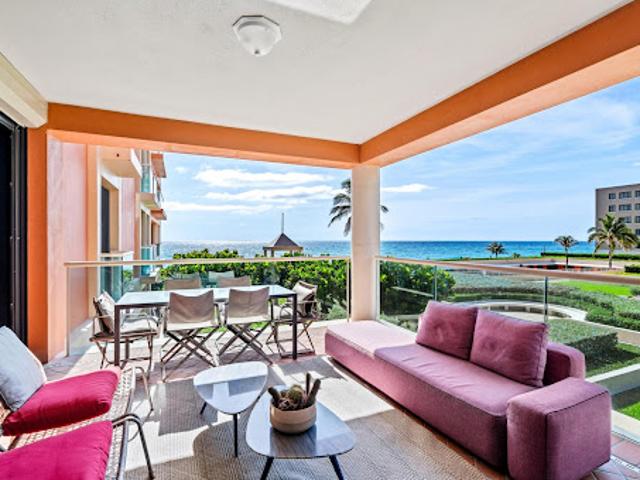 Seaside house with pool and terrace