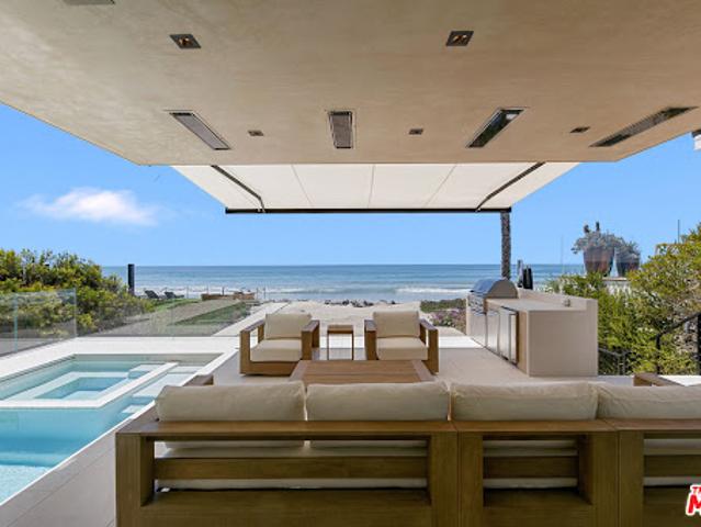 Seaside house with pool and terrace