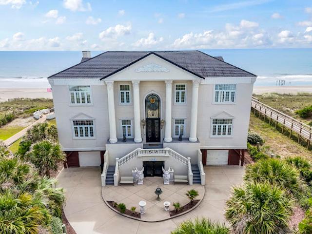 Seaside house with terrace