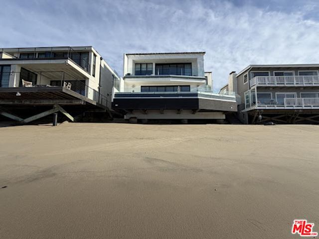 Seaside house with terrace