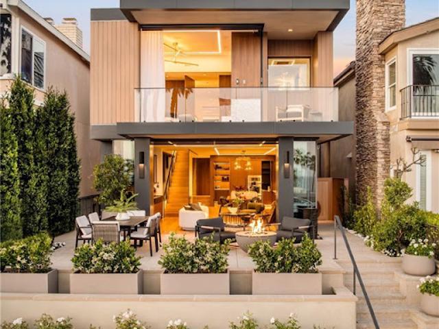 Seaside house with terrace
