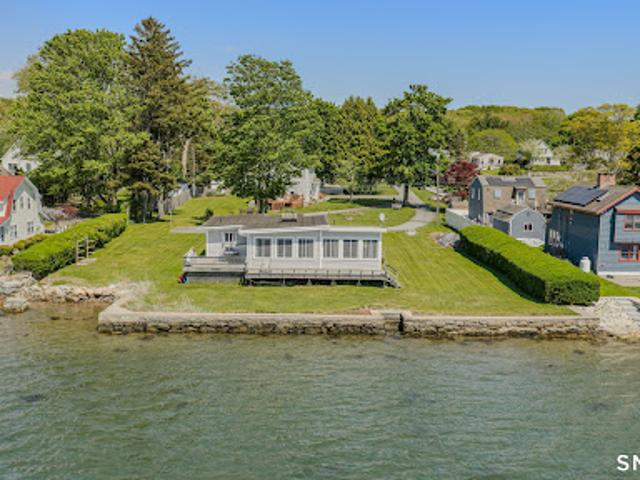 Seaside house with terrace