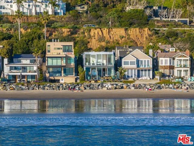 Seaside house with terrace