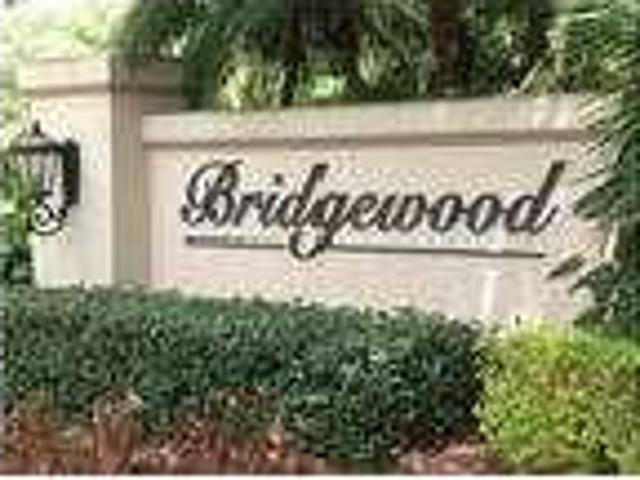 Seasonal second floor unit in desirable Boca West. Beautiful lake views!