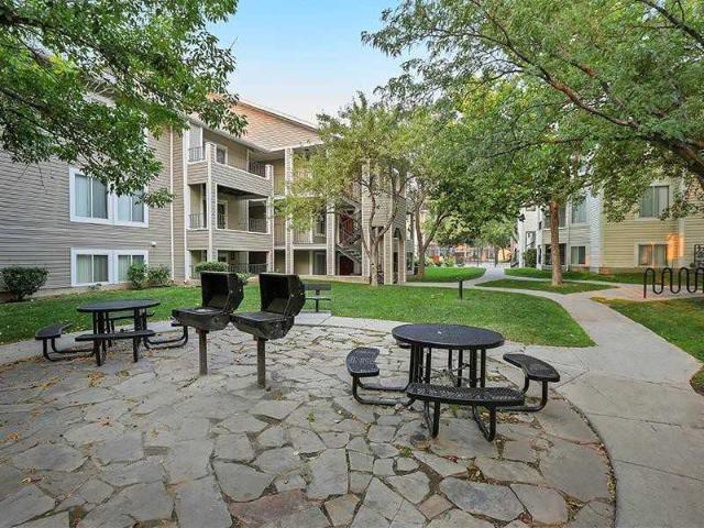 Seasons at Pebble Creek 2 Bedroom Apartment for Rent at 1616 W Snow Queen Pl, Salt Lake City, UT 84104 Glendale