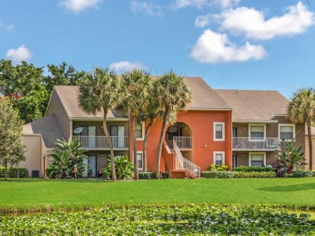 Seasons 704 Apartments 2 Bedroom Apartment for Rent at 4970 Haverhill Commons Cir, West Palm Beach, FL 33417