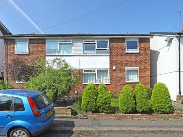 Sebright Road, Barnet, 2 Bedroom Flat