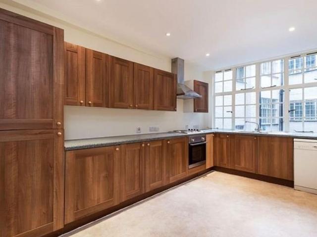 SECURE PORTERED BLOCK OPPOSITE. 5 bed flat to rent £8,840 pcm £2,040 pw