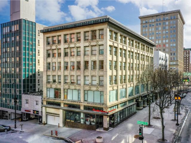 Securities Downtown 1 Bedroom Apartment for Rent at 305 S 16th St, Omaha, NE 68102 Downtown Omaha
