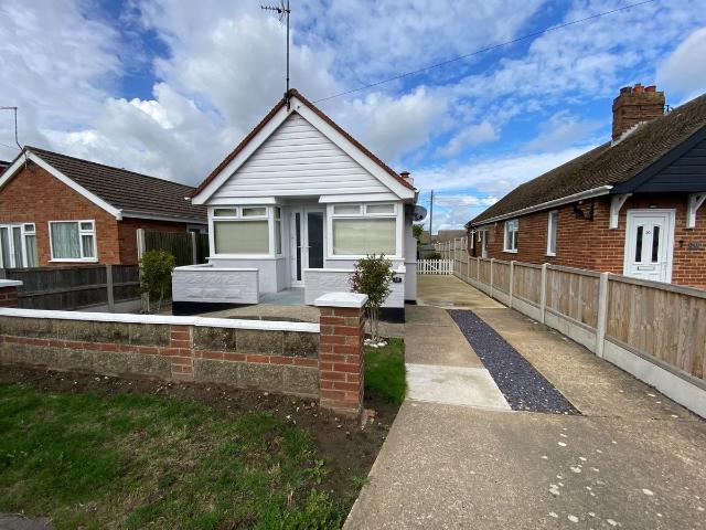 Second Avenue, Caister On Sea NR30, 3 bed detached bungalow to rent, £950 pcm | PrimeLocation