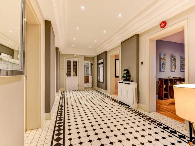 Second Avenue Three Bedroom Apartment. 3 bed flat to rent £3,995 pcm £922 pw