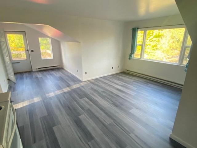 Second Floor 1BR 1BA Apartment Cambridge NY
