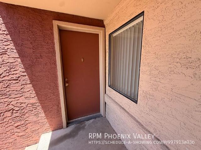 Second story 1 Bedroom 1 Bath 500 sq.ft. Near Tempe Marketplace and Light Rail