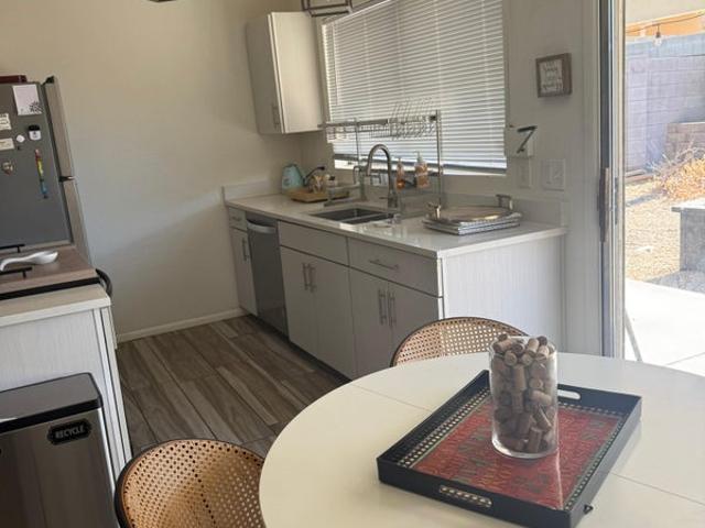 Secondary Room and Bathroom in 3 bed 3 bath house