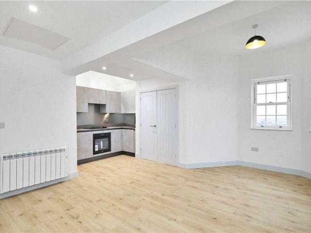 Sedbergh Chambers, Chantry Drive, Ilkley, West Yorkshire, LS29