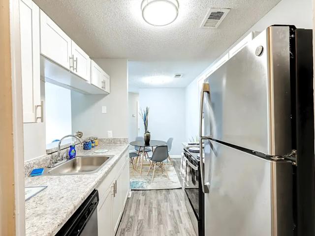 Sedgefield Square 2 Bedroom Apartment for Rent at 4215 Bernau Ave, Greensboro, NC 27407