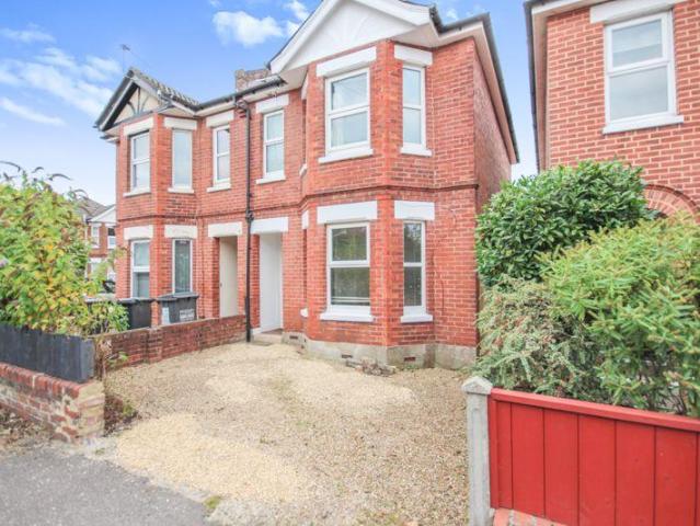 Sedgley Road, Bournemouth BH9 4 bed detached house to rent £2,400 pcm £554 pw