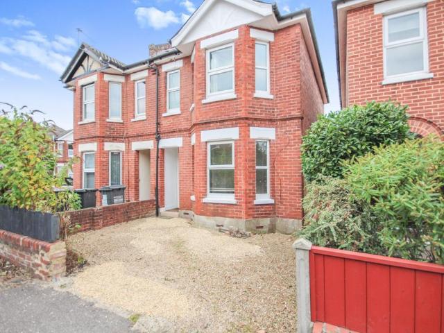 Sedgley Road, Bournemouth BH9 4 bed property to rent £2,400 pcm £554 pw