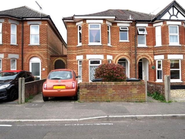 Sedgley Road, Winton, Bournemouth 4 bed detached house to rent £1,900 pcm £438 pw