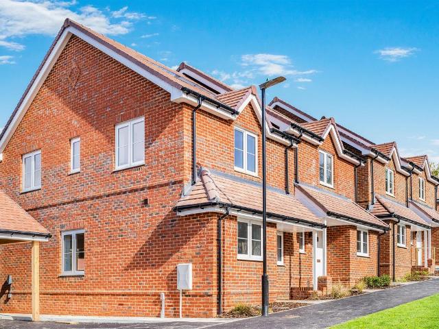 Sedlescombe Road North, St. Leonards On Sea TN37, 2 bed semi detached house to rent, £1,425 pcm | PrimeLocation