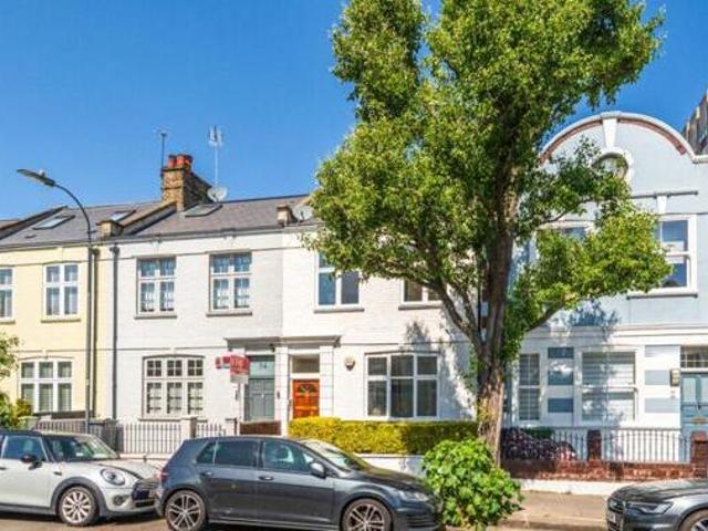 Sedlescombe Road, Fulham, 2 Bedroom Flat