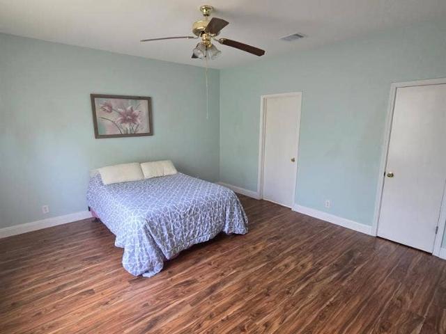 Seeking a roommate to rent a room