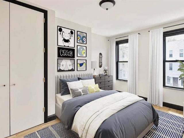 Seeking clean, social roommate