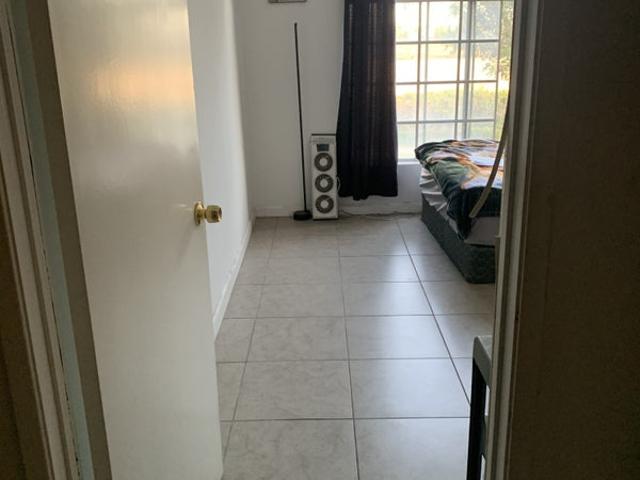 Seeking Female Christian Roomate