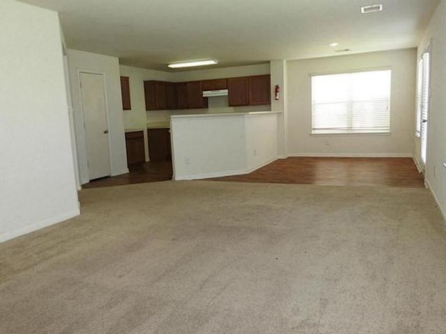 Seeking pet enthusiast roommate