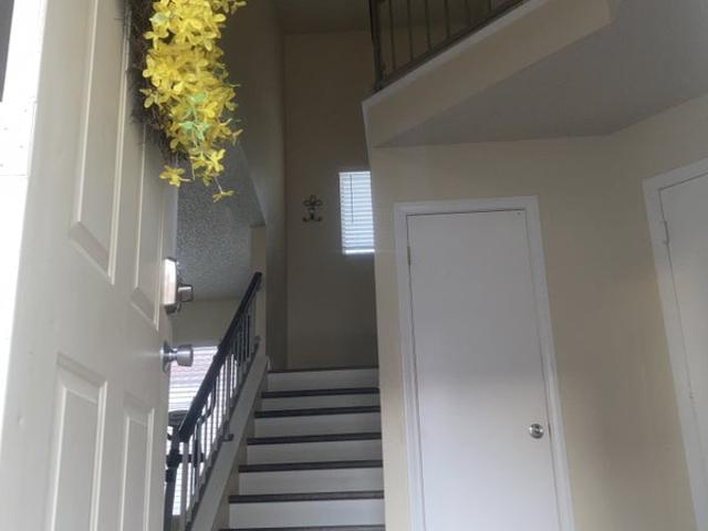 Seeking responsible female roommate s