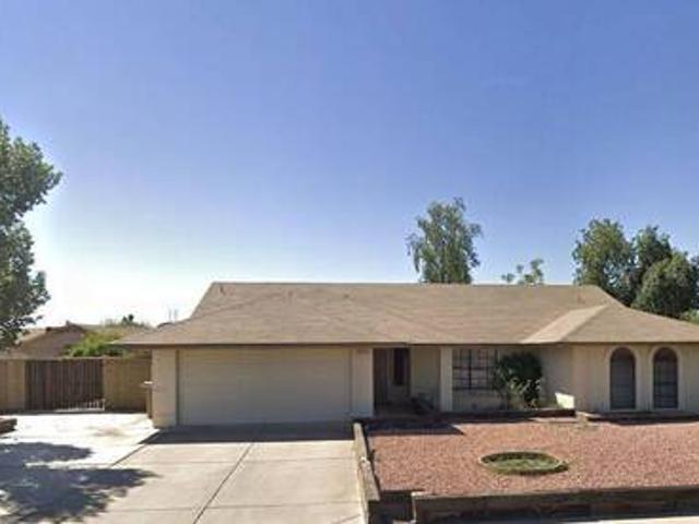 Seeking roommate. Move in ready, just waiting for you to add your personal touch.